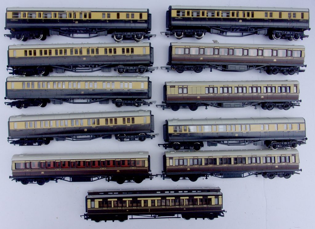 11 x 00 BR(W) & GWR Coaches, unboxed. - Great Northern Railwayana Auctions
